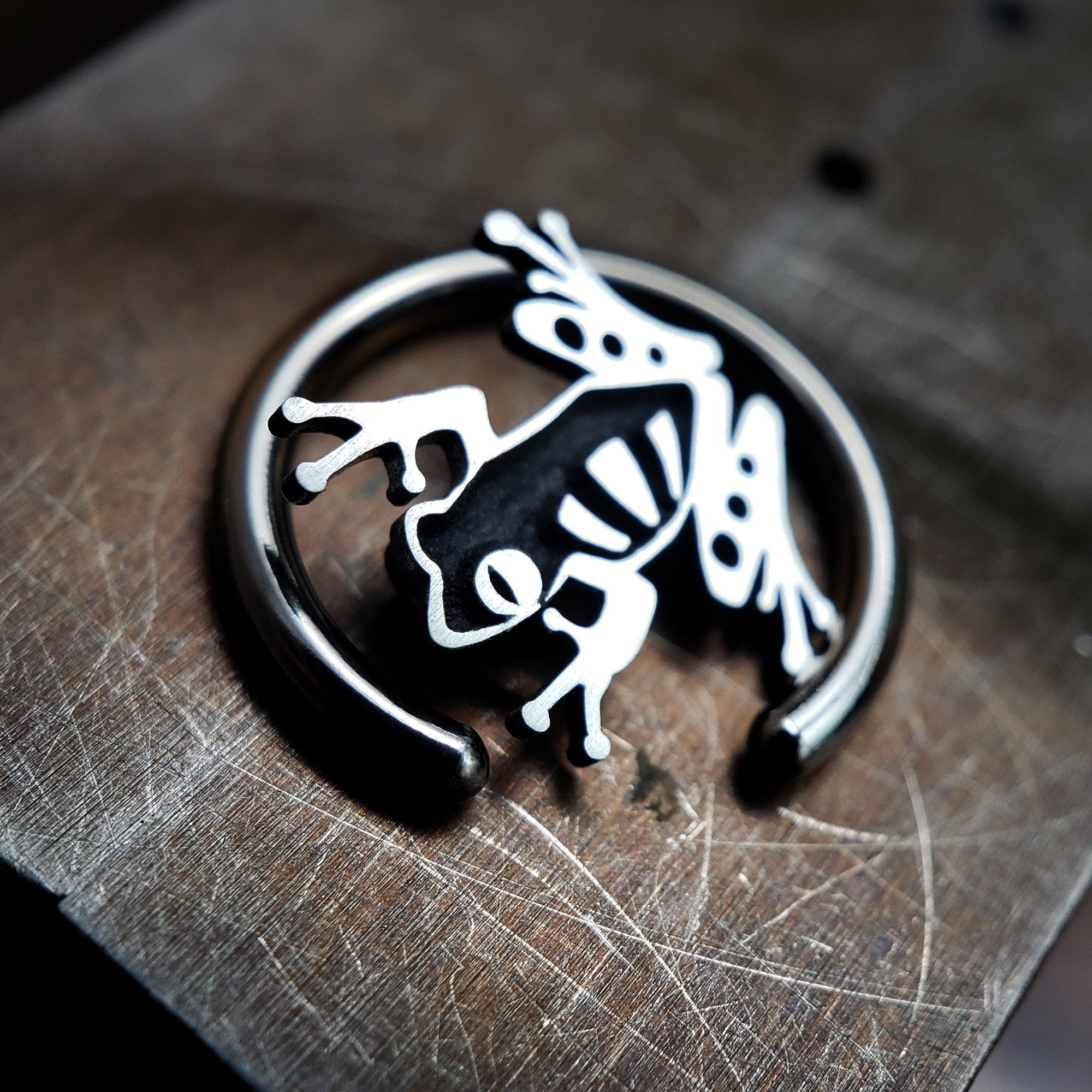 Tree Frog Septum + Daith Ring - Metal Lotus